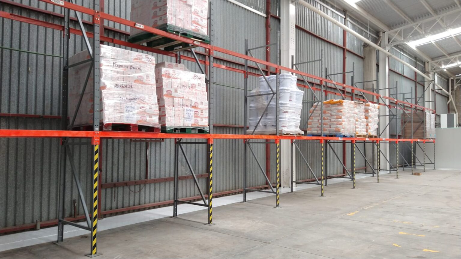 Rack Selectivo para tarimas – ESTANTES Y RACKS HCH INDUSTRIAL